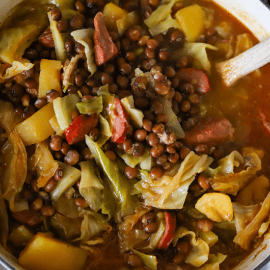 Feijão Congo: Cape Verdean Stewed Peas (ervilha seca) - Crumb-Snatched